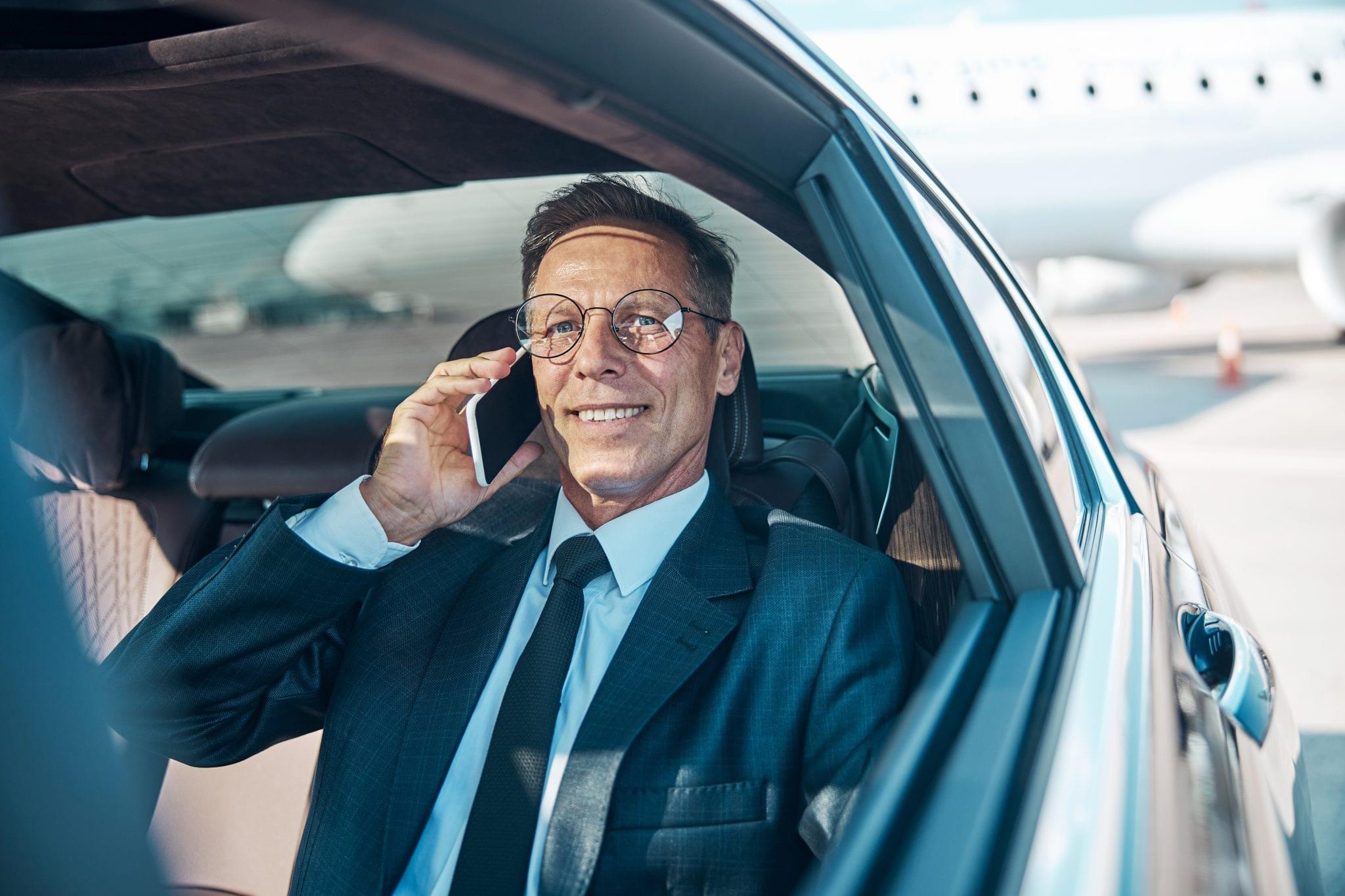 La Confidential Private Car Service from LAX to Burbank Airport